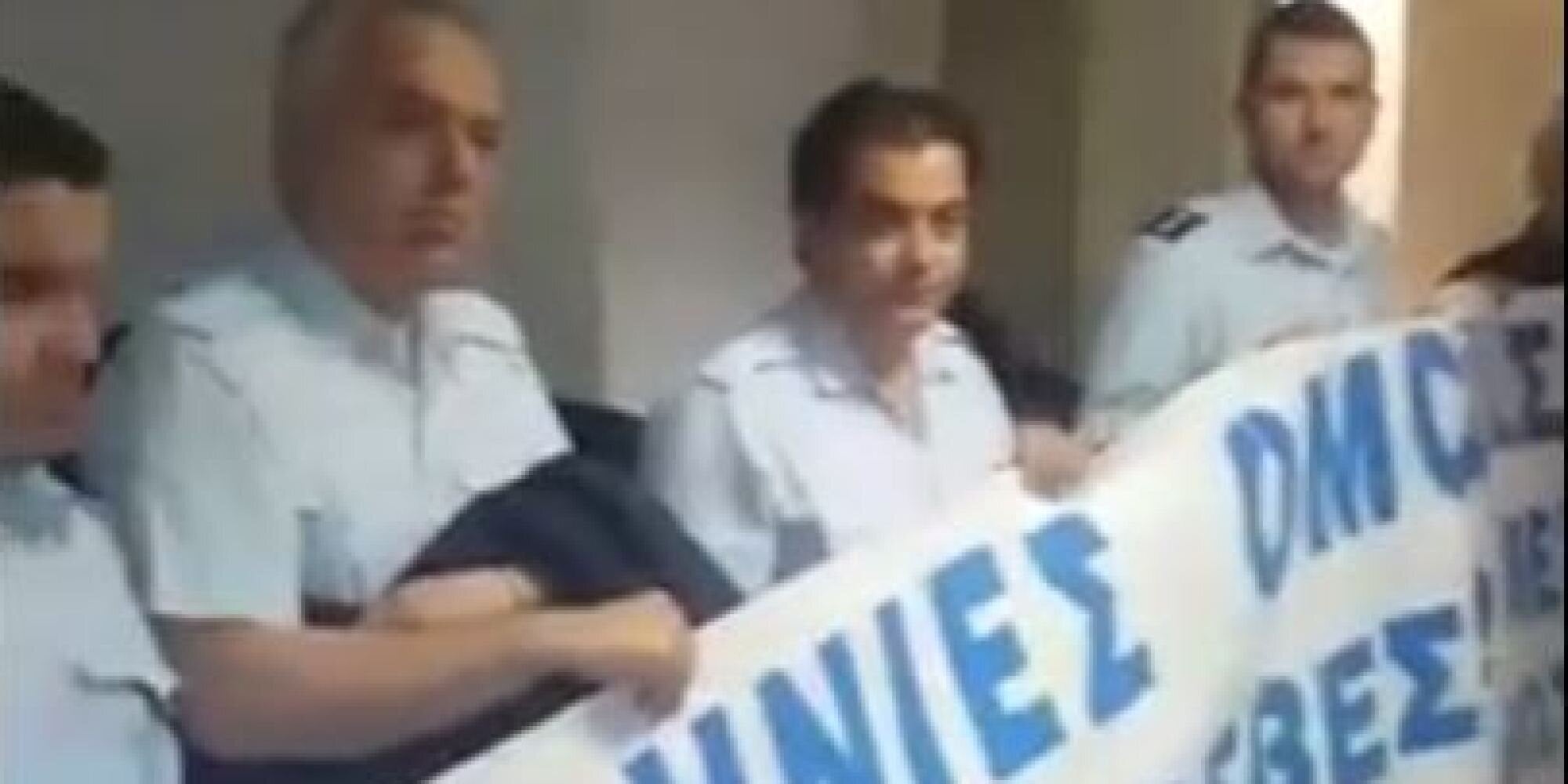 Κατάληψη αστυνομικών στα γραφεία του ΣΥΡΙΖΑ στην Κουμουνδούρου ...