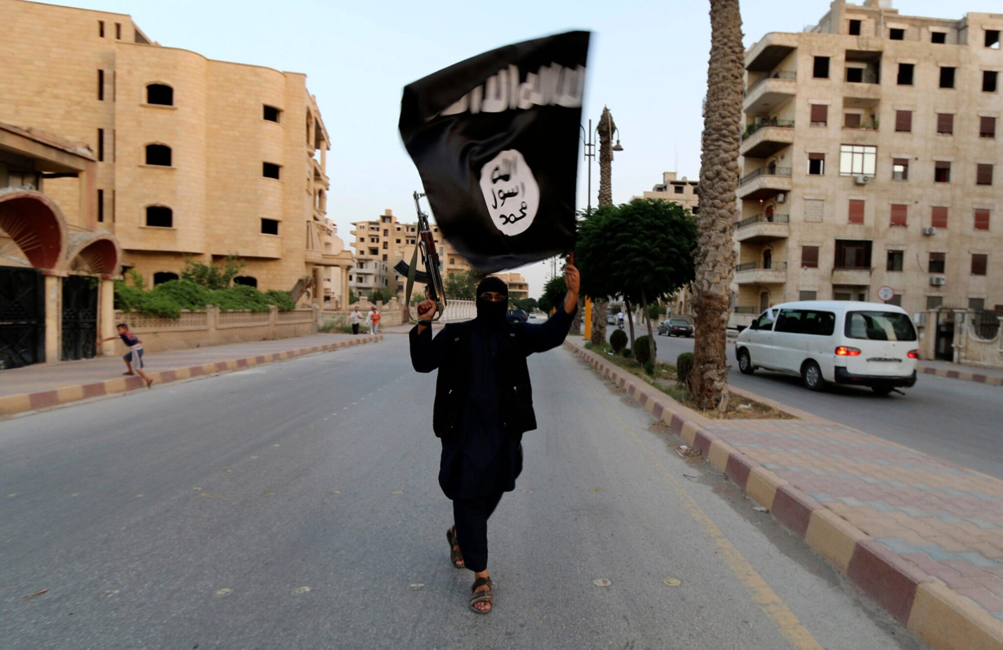 Το ISIS έχει πάνω από 10.000 μαχητές στο Αφγανιστάν, υποστηρίζει η ...