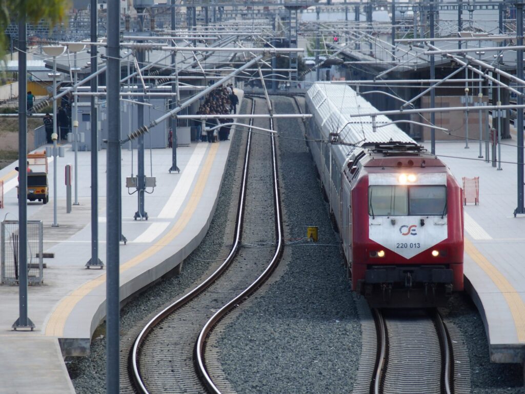 Από τις 20 Μαΐου τα δρομολόγια Αθήνα- Θεσσαλονίκη με τρένο Express σε 4 ...