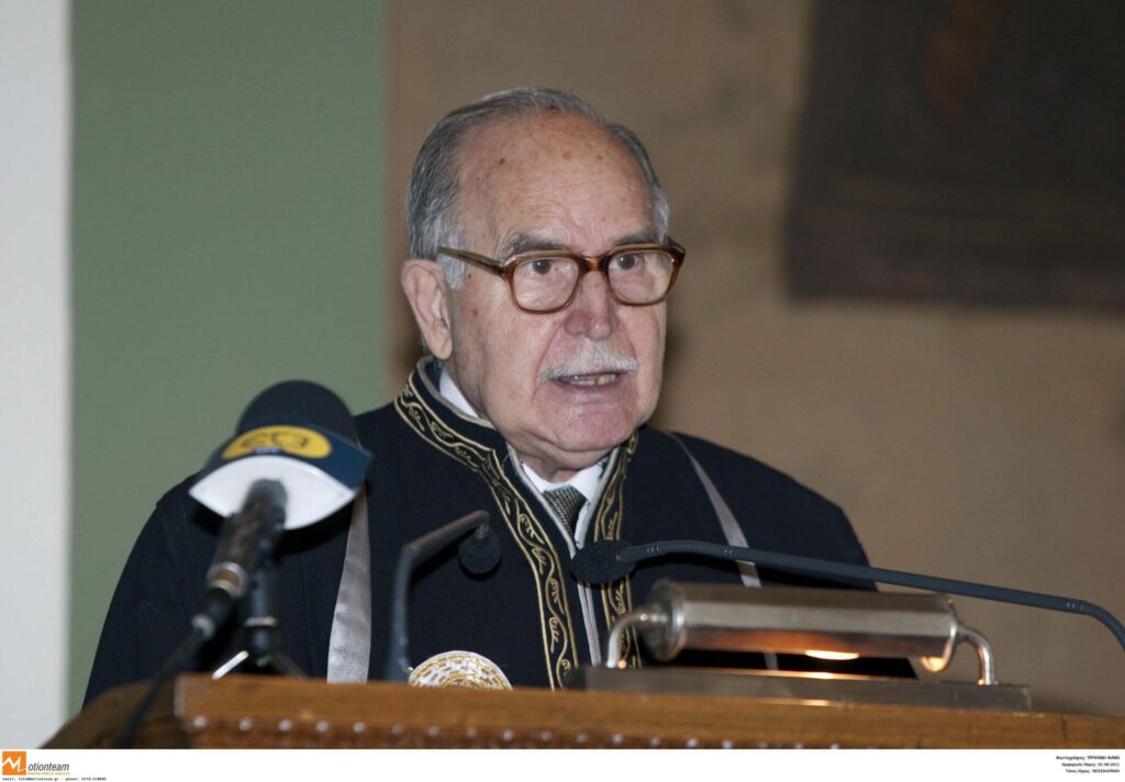 Πέντε ποιήματα του ανατρεπτικού Ντίνου Χριστιανόπουλου - HuffPost ...