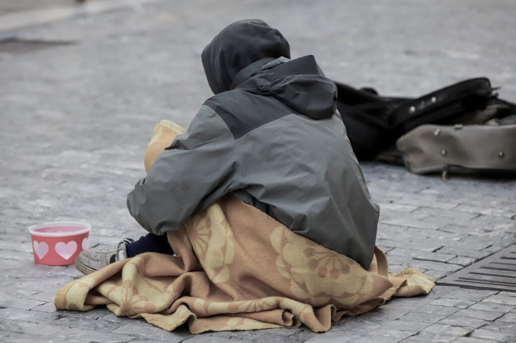 ΕΛΣΤΑΤ: Το 28,3% του πληθυσμού της Ελλάδας σε κίνδυνο φτώχειας ή ...