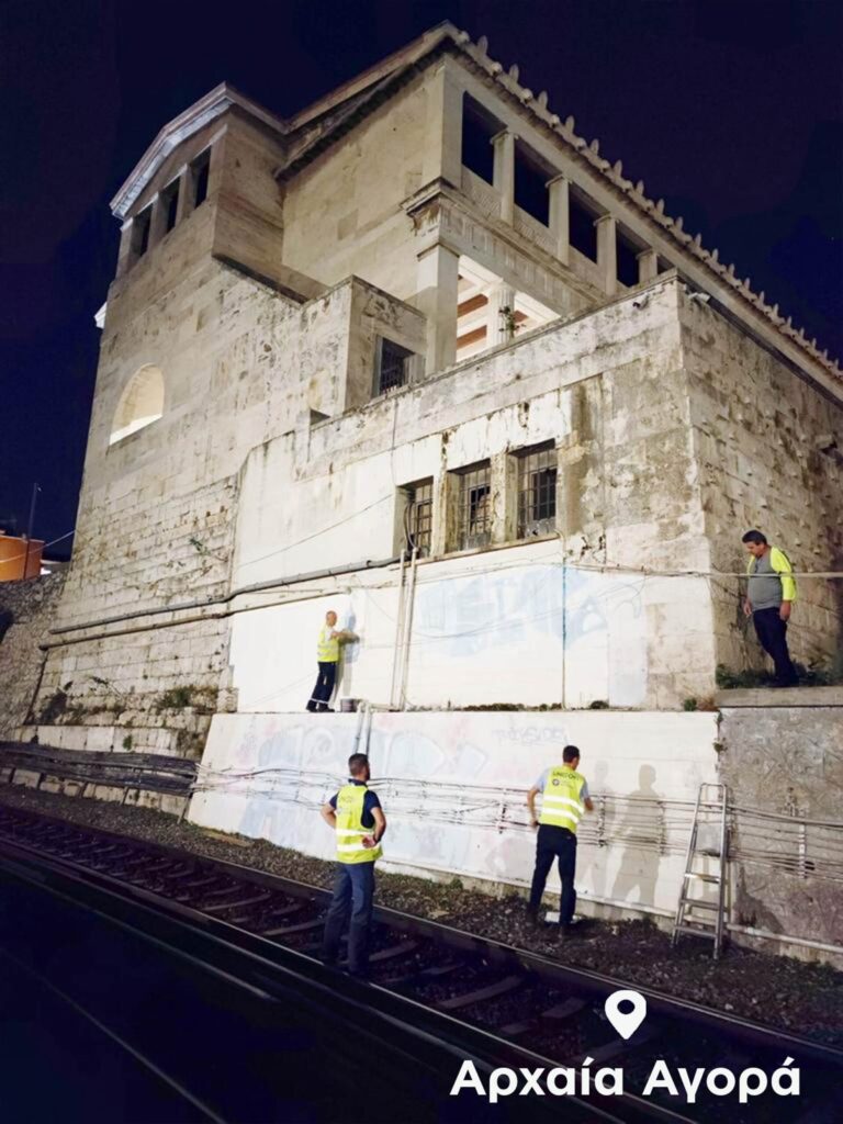 Ελαμψε καθαρός από γκράφιτι ο ιστορικός χώρος της Αρχαίας Αγοράς ...