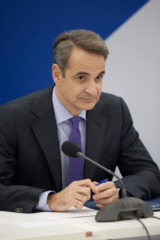 Μητσοτάκης για εκλογές: «Μπαίνουμε πια στην τελική ευθεία» - HuffPost ...