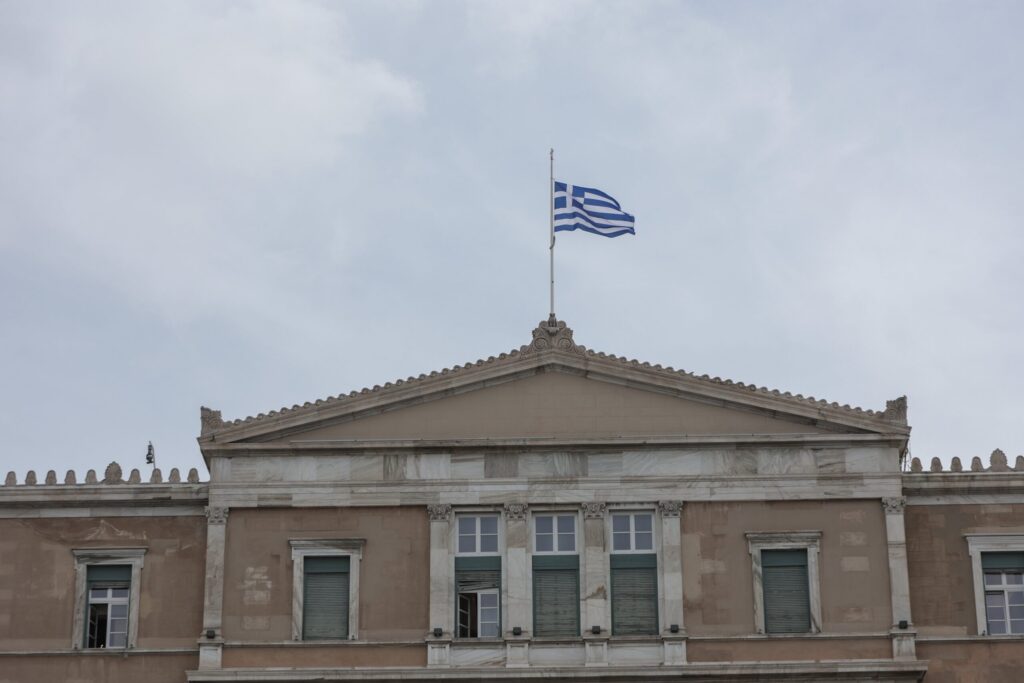 Οι τραγωδίες του ελληνικού πολιτικού συστήματος - HuffPost - Ειδήσεις ...