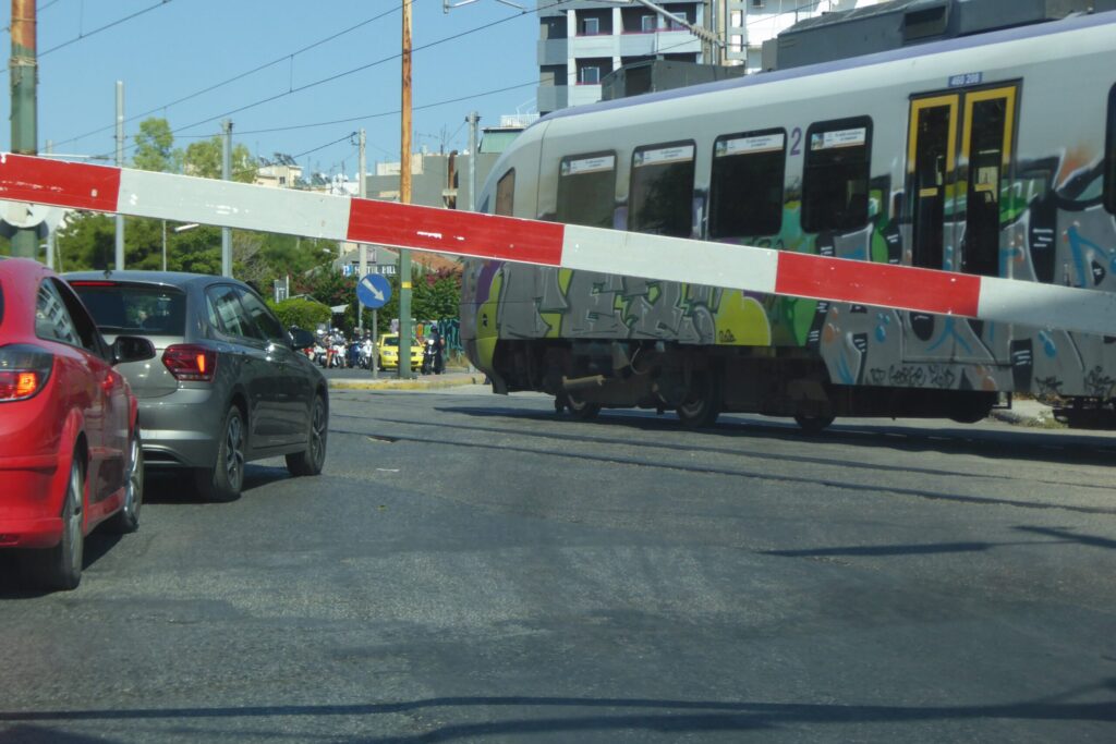 Αυλώνας: Υπάλληλοι εταιρείας με δίμηνη εκπαίδευση ελέγχουν τη ...