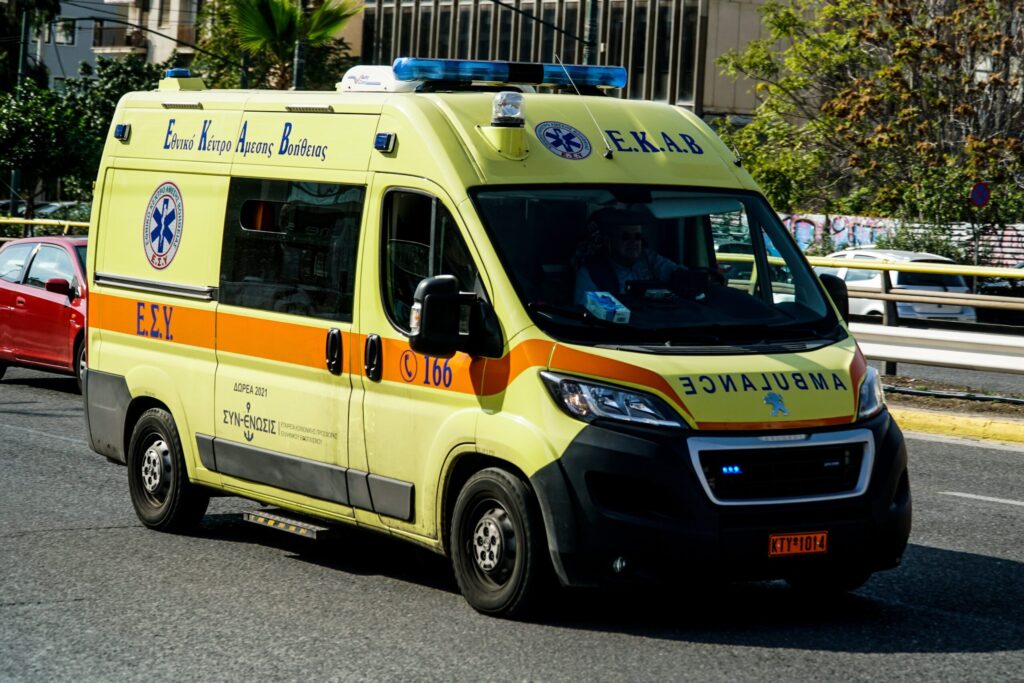 Αιφνίδιος θάνατος αρχισμηνία στην αεροπορική βάση Τανάγρας - HuffPost ...
