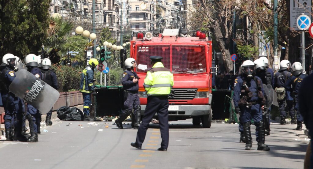 Θεοδωρικάκος για ΑΣΟΕΕ: «Ο ΣΥΡΙΖΑ θέλει νεκρό» - Τσαπανίδου: Να ...