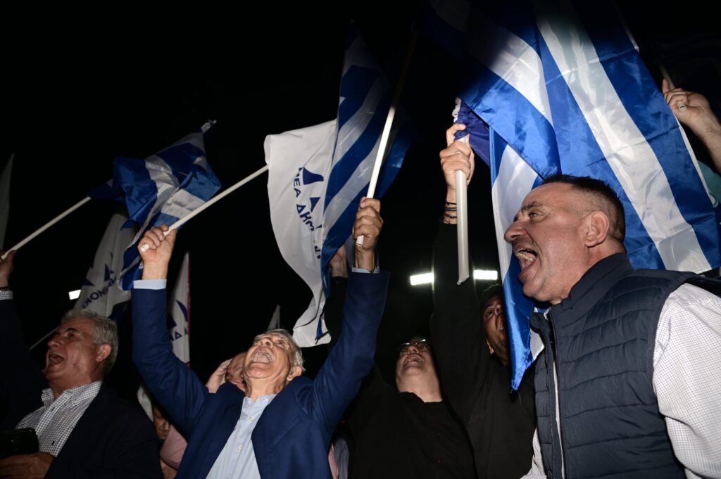 Στα επόμενα λεπτά η δήλωση Μητσοτάκη - HuffPost - Ειδήσεις και Απόψεις ...