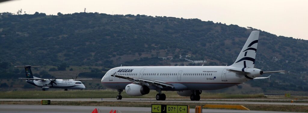 Αναγκαστική προσγείωση αεροσκάφους της AEGEAN - HuffPost - Ειδήσεις και ...