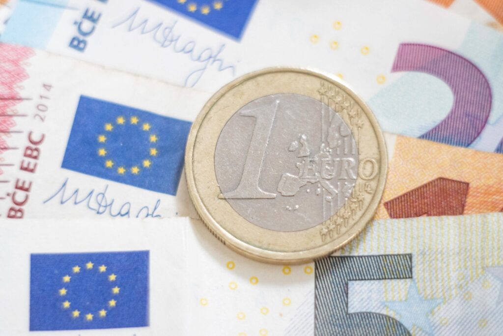 ΑΕΠ: Αύξηση 2,3% 2023 φέτος και 2,7% το 2024 προβλέπει το Γραφείο ...