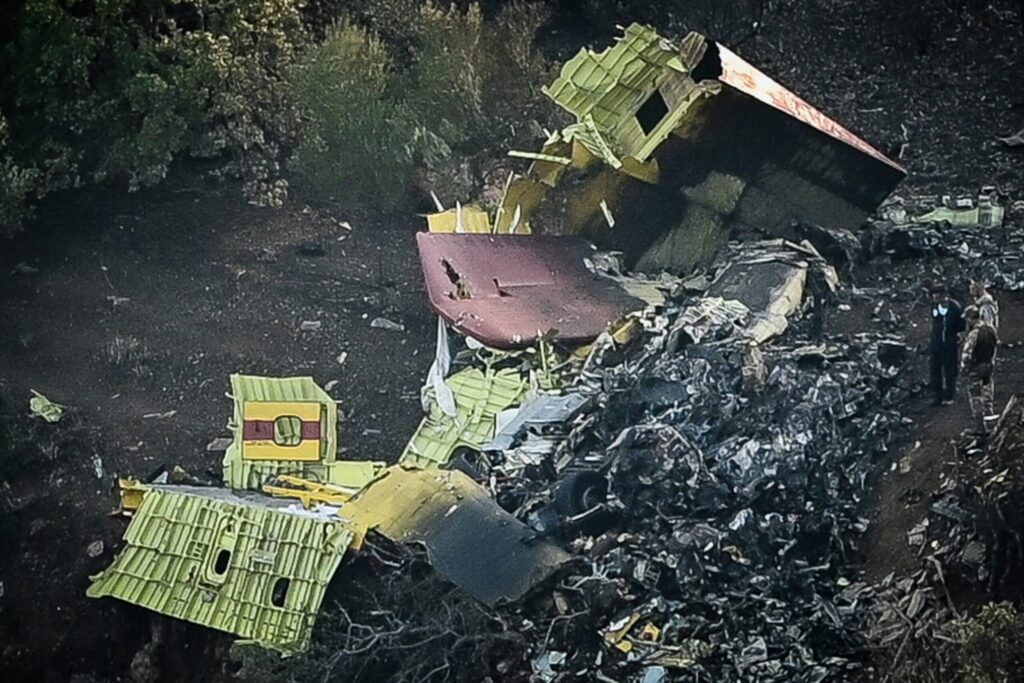 Πτώση Canadair: Τα τελευταία λόγια των ηρωικών πιλότων - HuffPost ...
