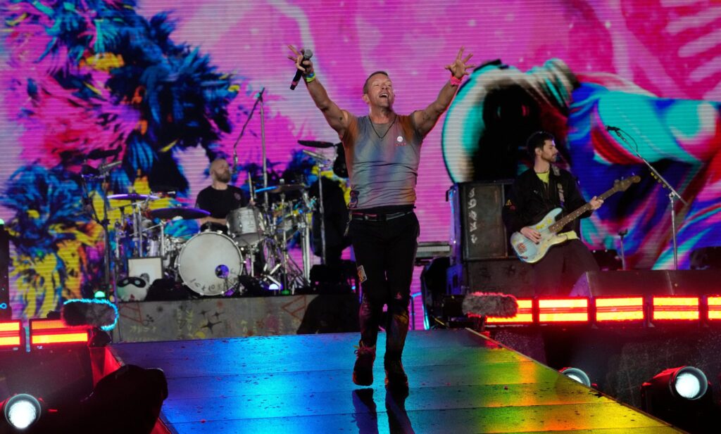 Τι θα γίνει με τις δύο συναυλίες των Coldplay στο ΟΑΚΑ - HuffPost ...