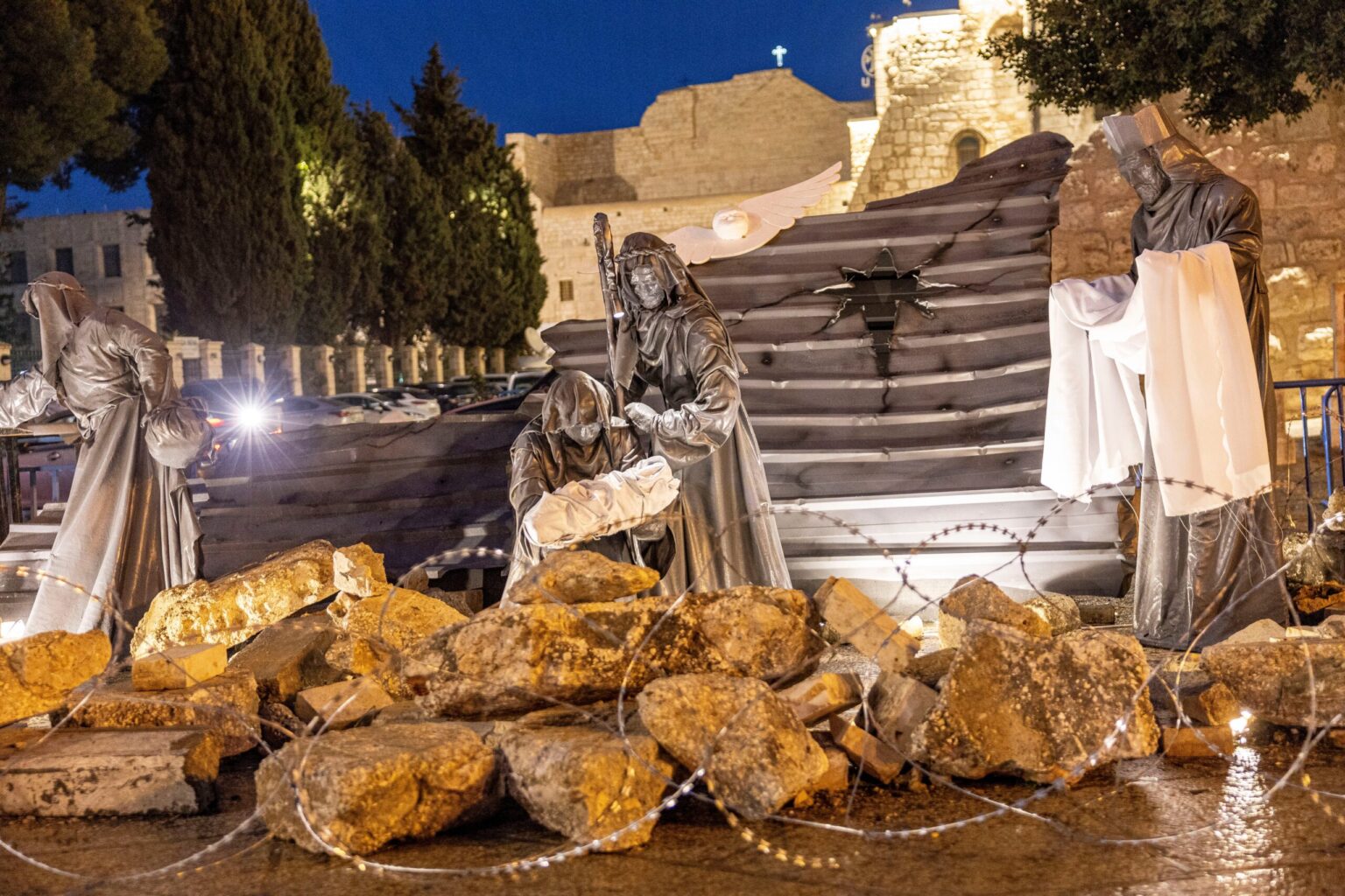 Τα πένθμιμα Χριστούγεννα στην Βηθλεέμ: Το θείο βρέφος σε μια φάτνη από ...