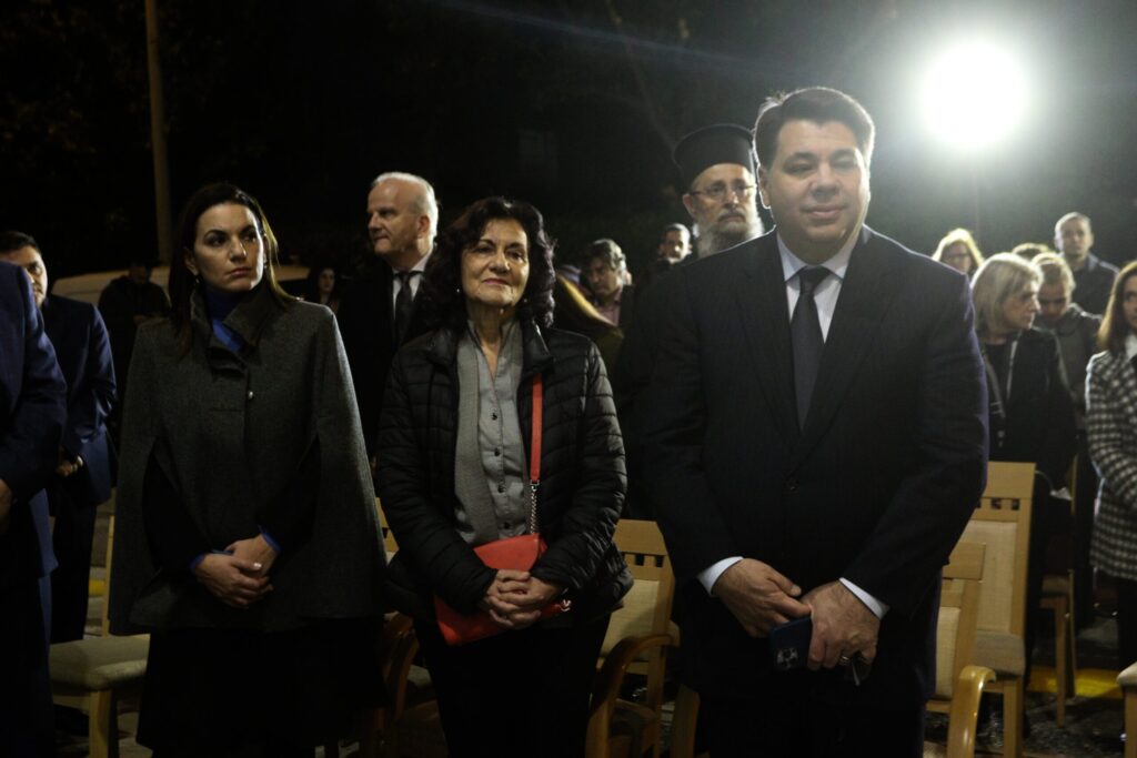 Μύλος στη Βουλή με το «αει στο διάολο» από τη Θεανώ Φωτίου στην Ολγα ...