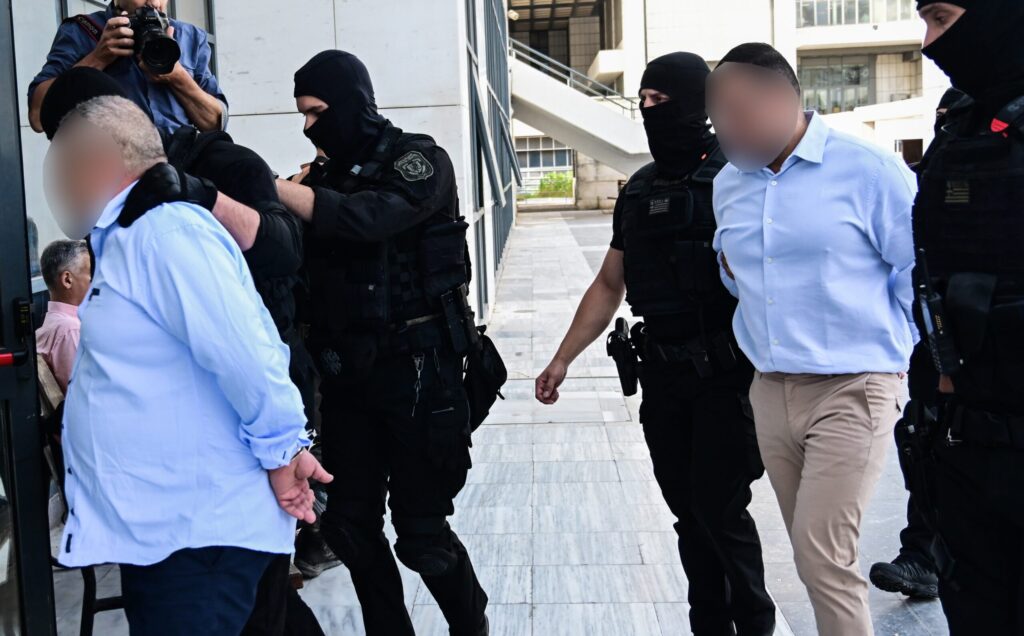 Δίκη για την δολοφονία του Γιώργου Καραϊβάζ: Στο “επίκεντρο” τα κινητά ...