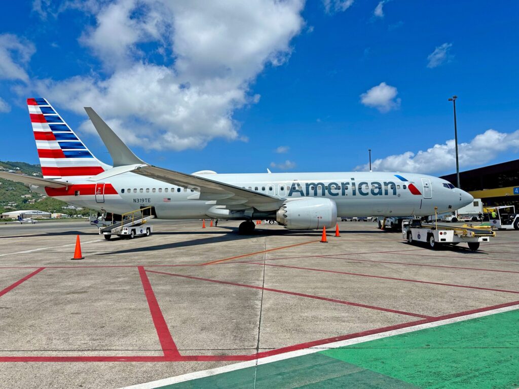 Νέα, καθημερινή πτήση της American Airlines από την Αθήνα - HuffPost ...