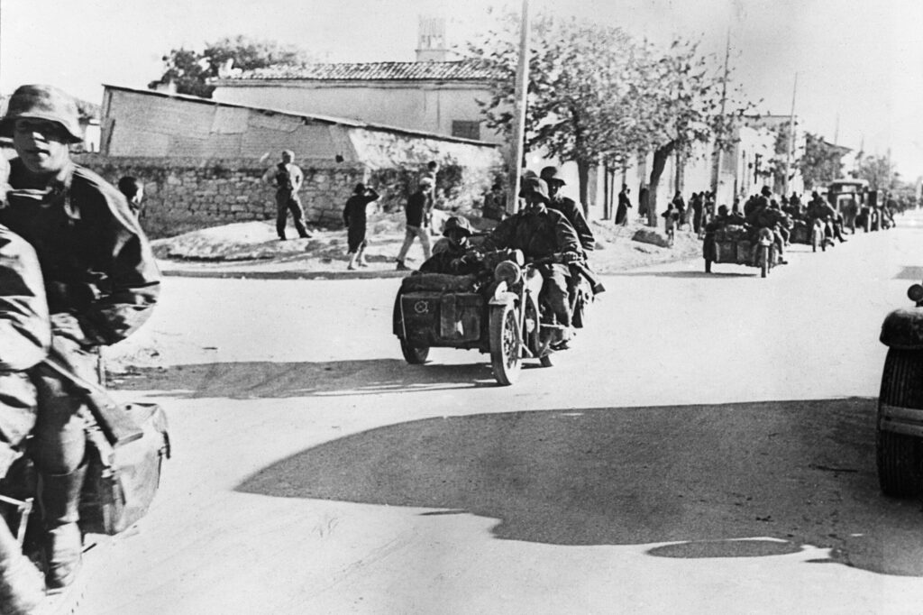 Ογδόντα ένα χρόνια από την εκτέλεση των 49 προκρίτων Παραμυθιάς ...