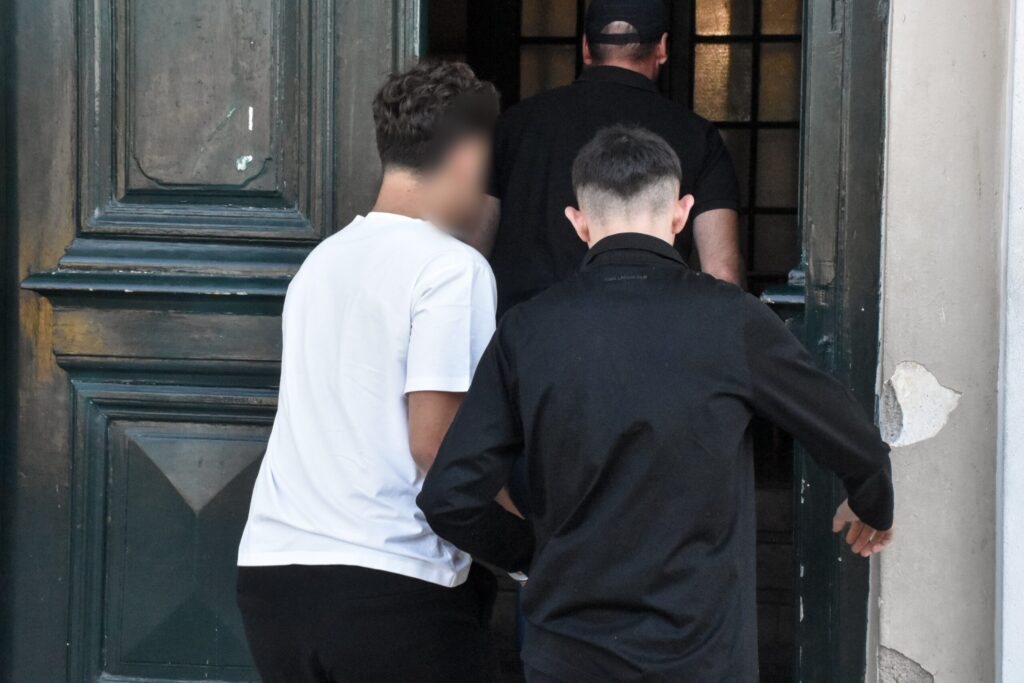 Προφυλακίστηκε ο ένας 17χρονος για την επίθεση με τη φαλτσέτα σε ...