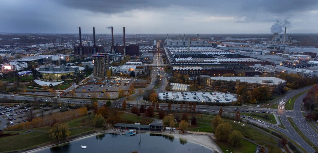 Volkswagen: Σχεδιάζει να κλείσει τρία εργοστάσια στην Γερμανία ...