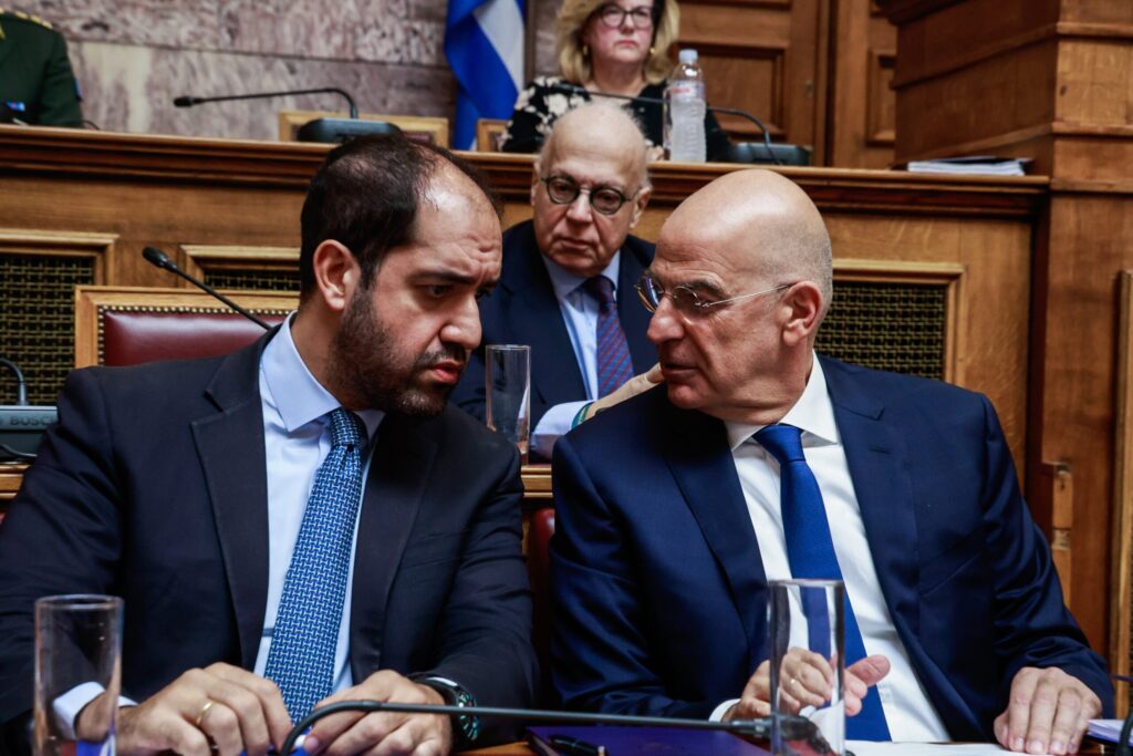 Δένδιας- Βουλή: Κλείνουν 137 στρατόπεδα, καταργούνται πάνω από 30 ...