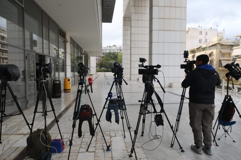 Δεύτερη δίκη για 12χρονη στον Κολωνό: Ενοχή για 14 κατηγορούμενους ...