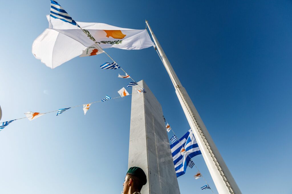 Κύπρος: Η στάση των τριών εγγυήτριων χωρών, των δύο υπερδυνάμεων και ...