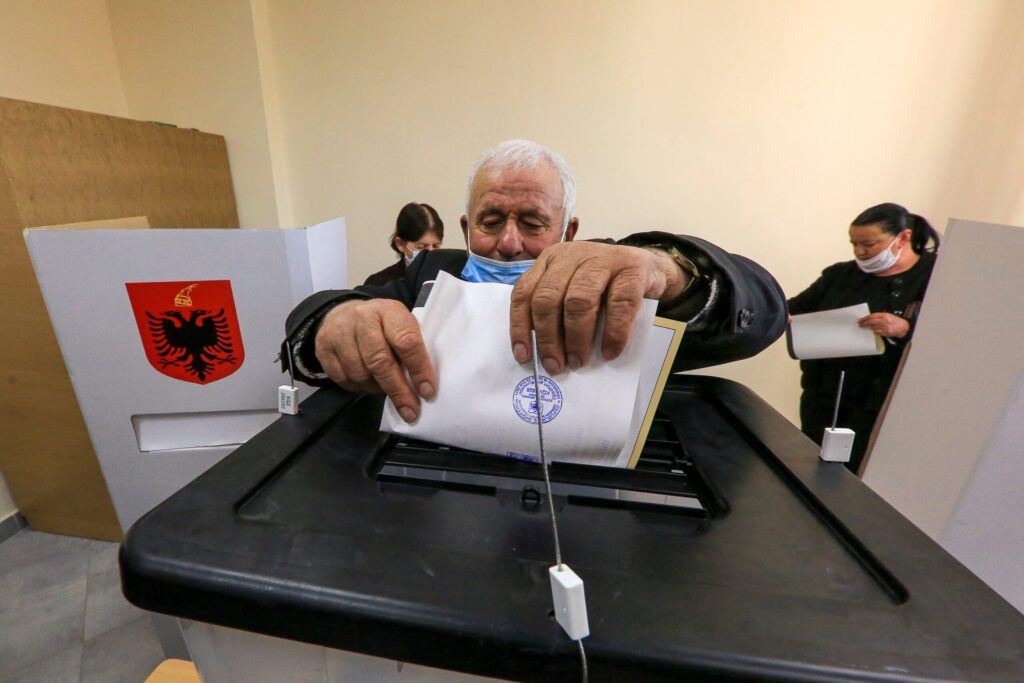 Στις 11 Μαΐου 2025 οι βουλευτικές εκλογές στην Αλβανία - HuffPost ...