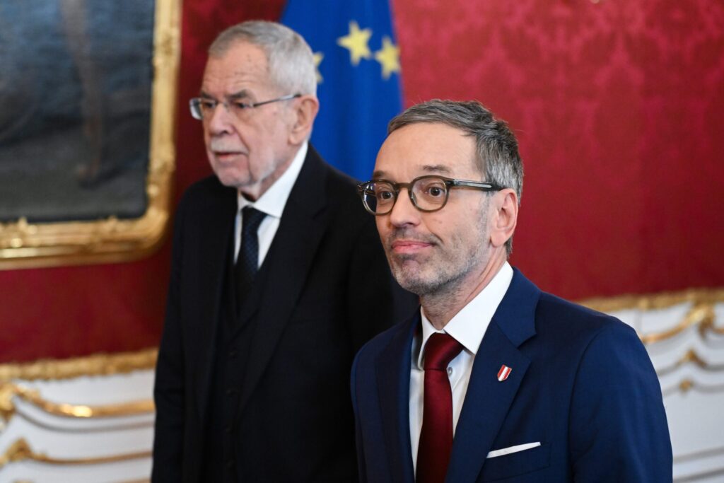 Αυστρία: Ενα βήμα πριν από την πρώτη ακροδεξιά κυβέρνηση μετά τον Β ...