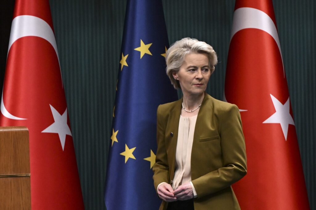 Όταν η ΕΕ ανακαλύπτει την Τουρκία και τον ρεαλισμό - HuffPost ...