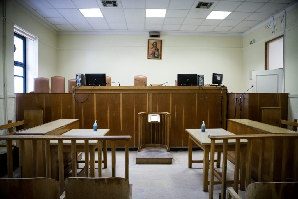 Μισθοδικείο: «Οχι« στην επαναφορά του 13ου και 14ου μισθού στους ...