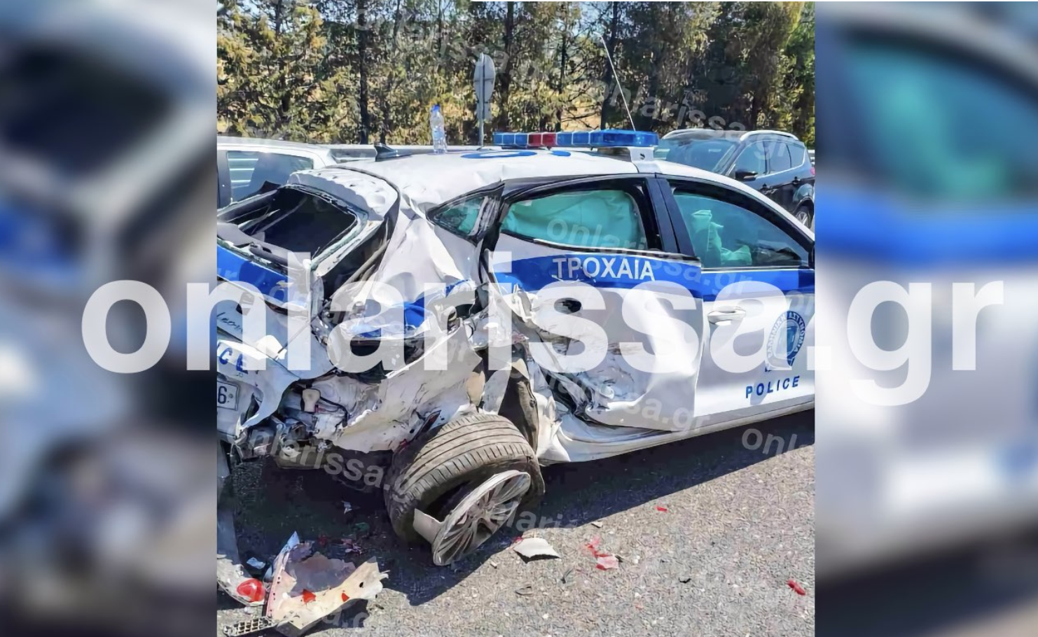 Λάρισα: Τροχαίο με αγροτικό να πέφτει πάνω σε περιπολικό όχημα της ...