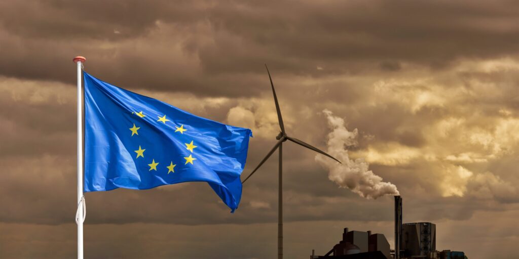 Κομισιόν: Μείωση των εκπομπών ρύπων κατά 90% έως το 2040 ... με ...