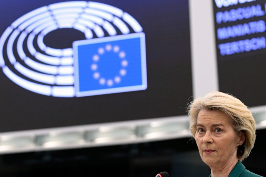 Εμπορικός πόλεμος εν αναμονή: Αντίστροφη μέτρηση για ΕΕ - ΗΠΑ ...