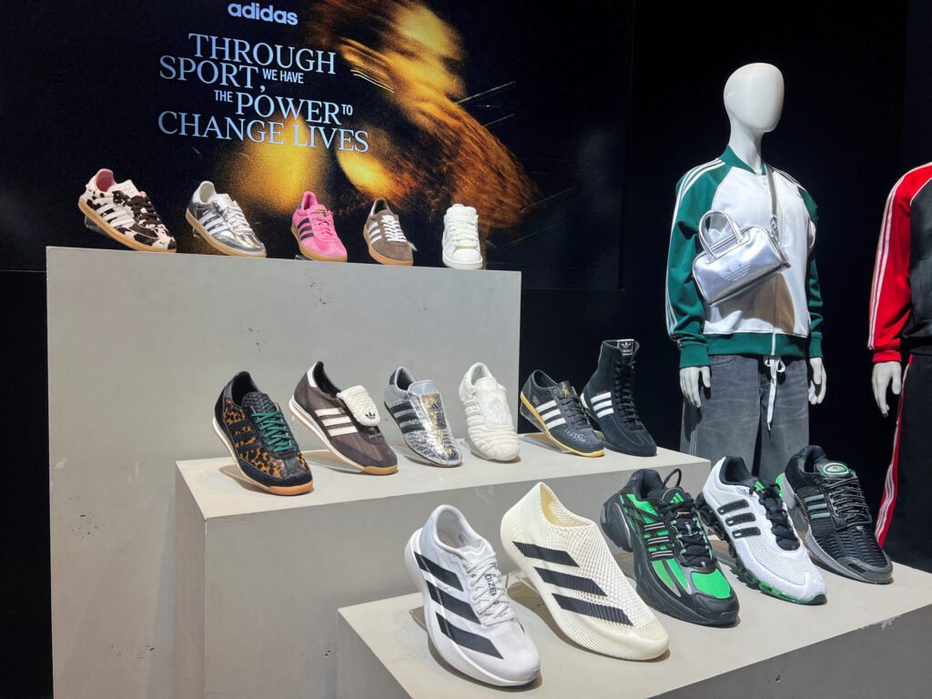 Adidas: Ανακοίνωσε αύξηση τιμών λόγω δασμών Τραμπ
