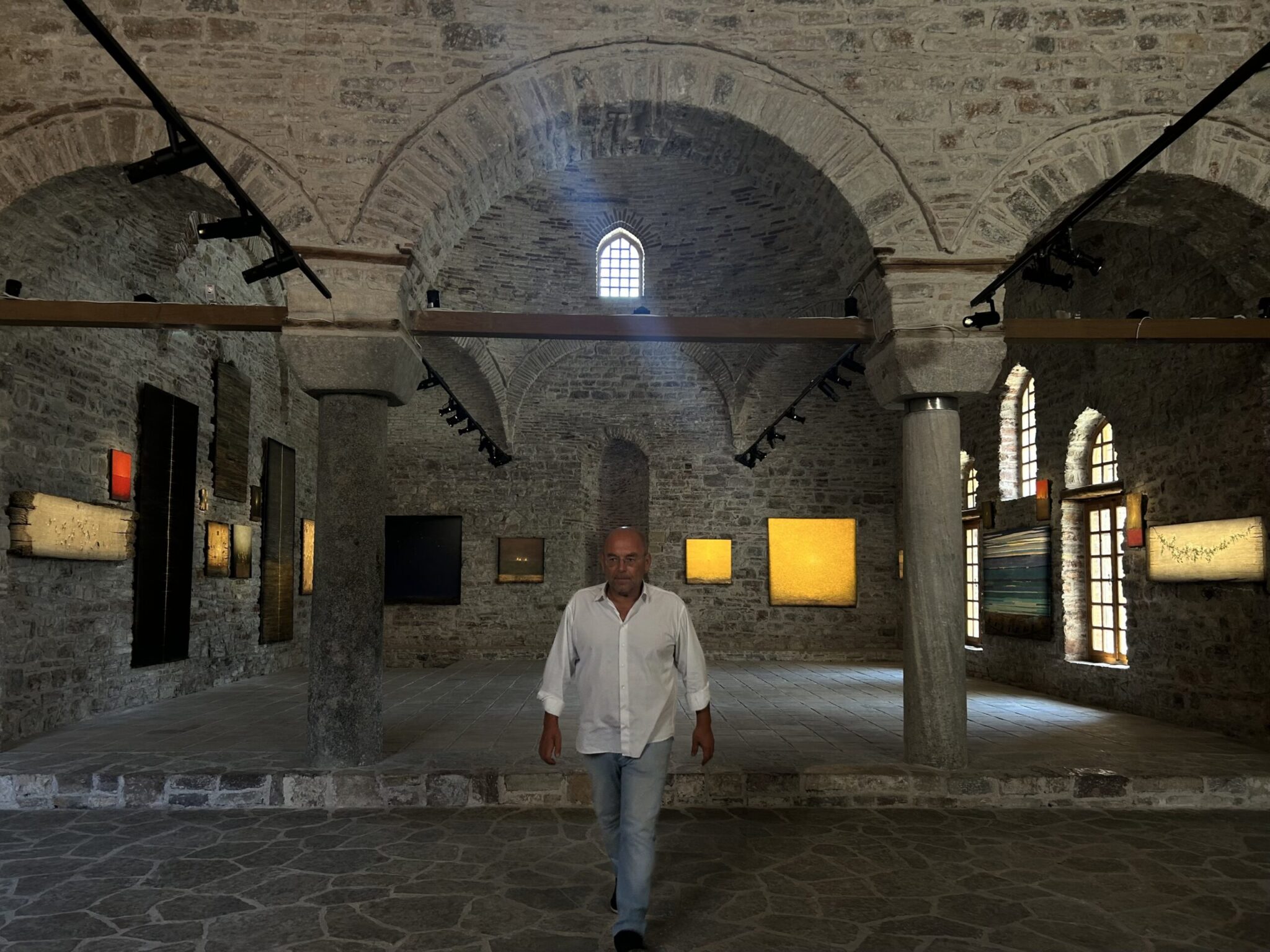 Ο Χρήστος Μποκόρος στη HuffPost: Το φως απόρθητο, δεν είναι κανενός