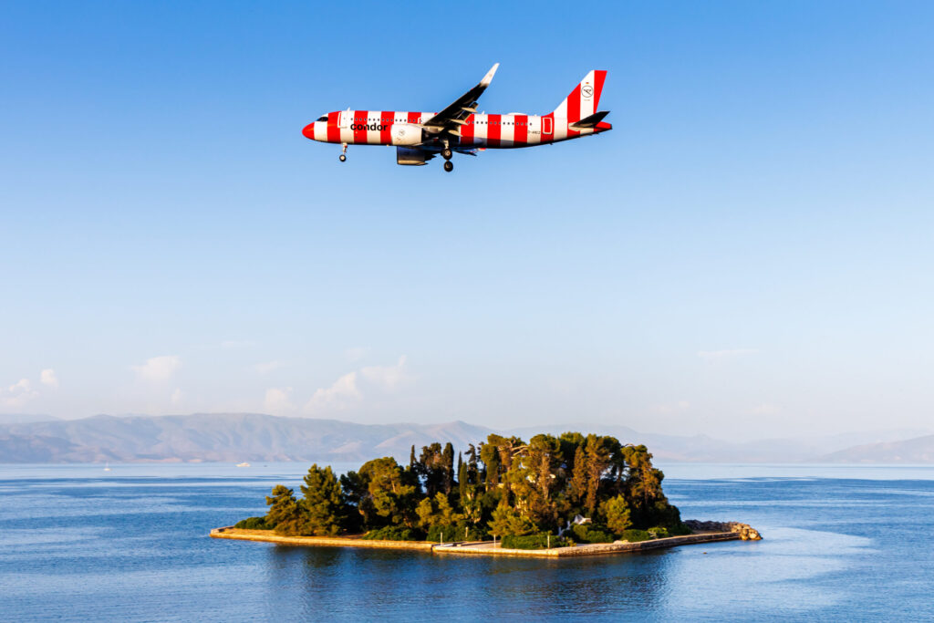 Περιπέτεια σε πτήση από Κέρκυρα για Γερμανία - Έπιασε φωτιά ο κινητήρας ...