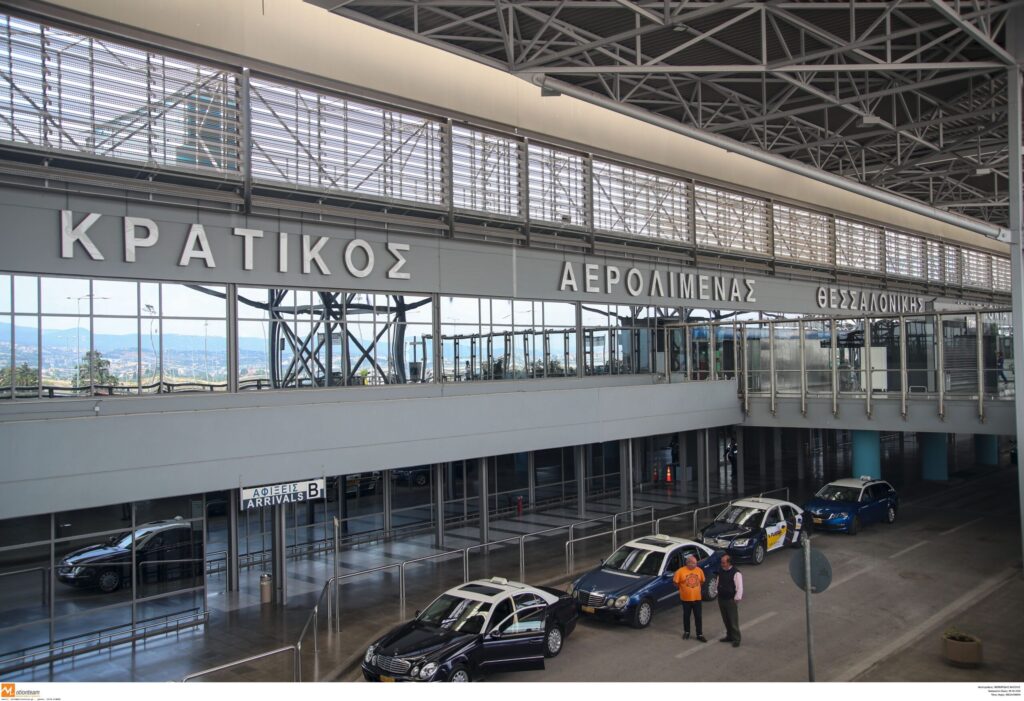 Ανω κάτω πτήση από Ντόρτμουντ για Θεσσαλονίκη: Επιβάτης επιχείρησε να ...
