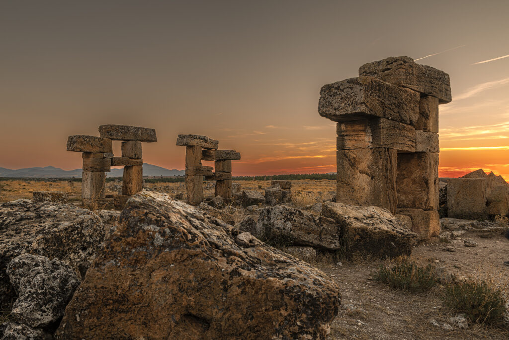 Αρχαίος ναός 2.700 ετών με «ιερή σπηλιά» βρέθηκε στην Τουρκία: Ποιοι ...