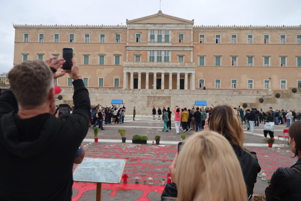 Κατατέθηκε η τροπολογία για το Μνημείο του Άγνωστου Στρατιώτη - Τι ...