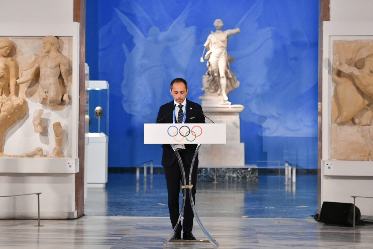 Για πρώτη φορά η αφή της Ολυμπιακής Φλόγας έγινε εντός του ...