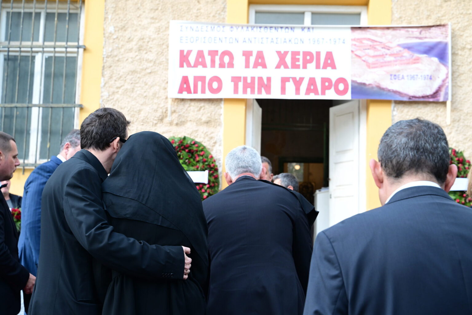 Στο Πάρκο Ελευθερίας η πολιτική κηδεία του Αλέκου Φλαμπουράρη - Τραγική ...