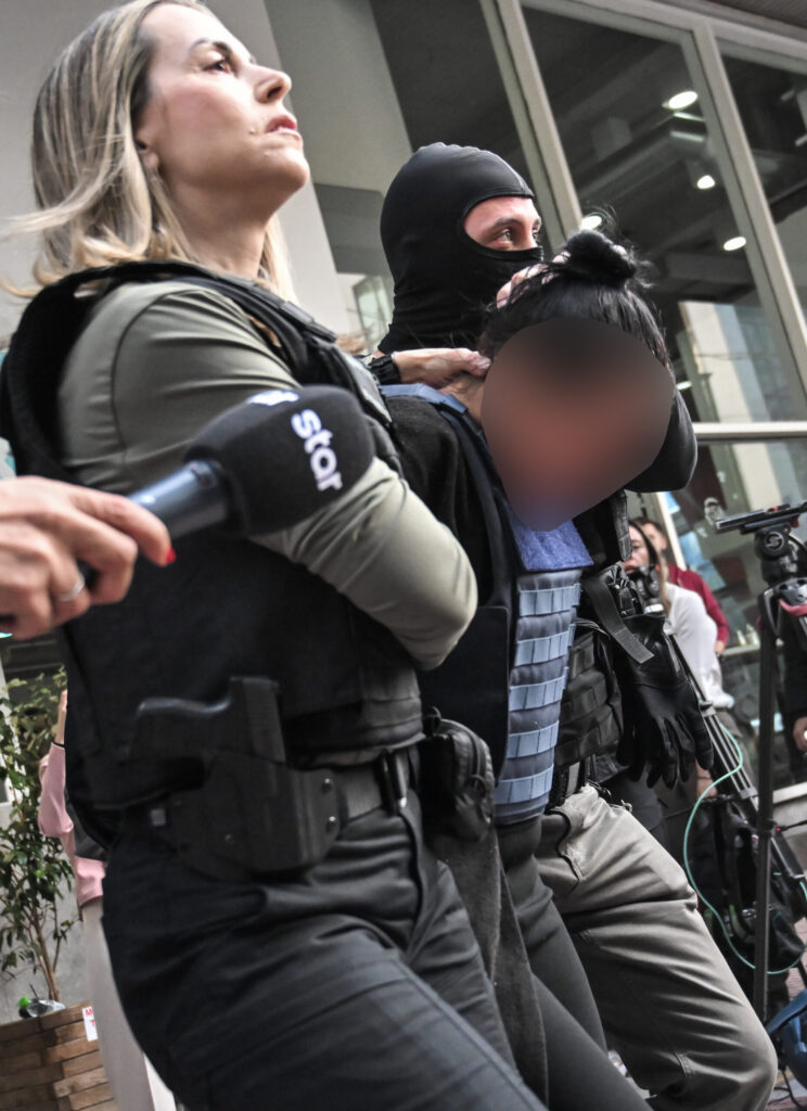 Σαλαμίνα: «Σε παρακαλώ αγόρι μου, πάρε ό,τι θες και φύγε...» - Ηχητικό ...