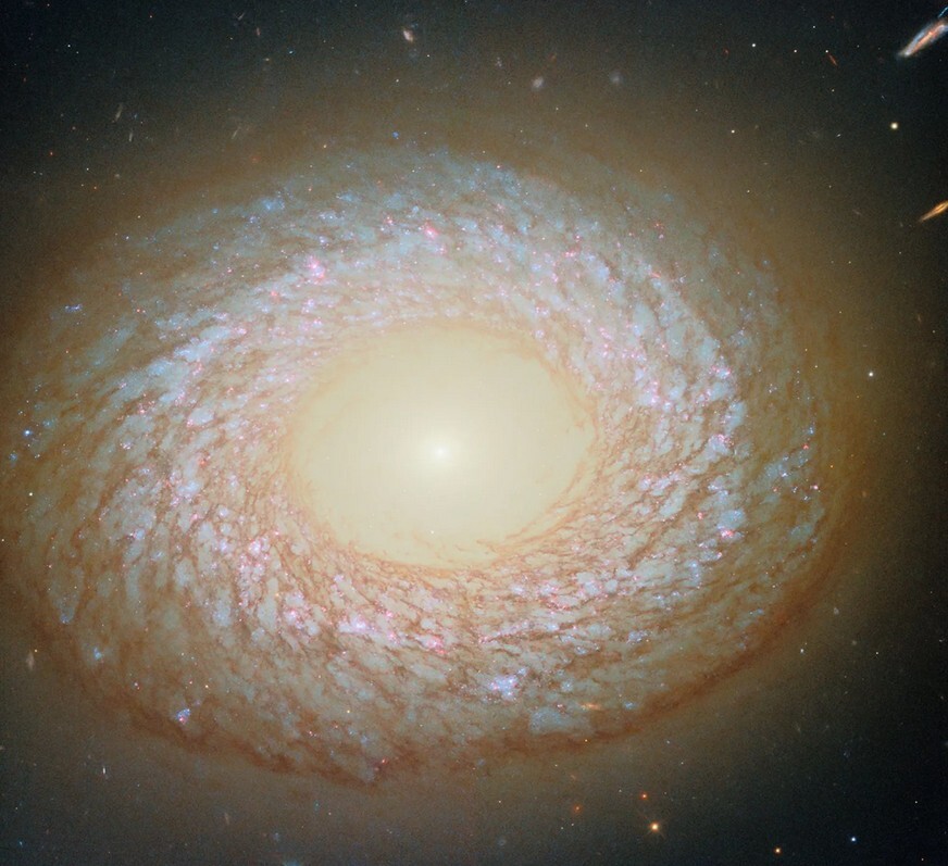 Απίστευτο! Το Hubble φωτογραφίζει τον «χνουδωτό» γαλαξία NGC 2775 που ...