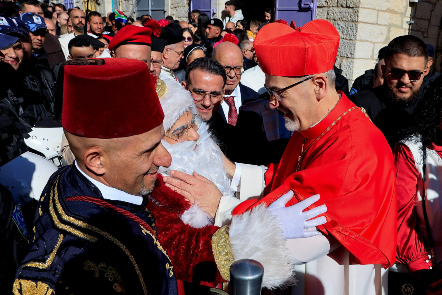Η Βηθλεέμ γιορτάζει και πάλι τα Χριστούγεννα μετά από δύο χρόνια ...