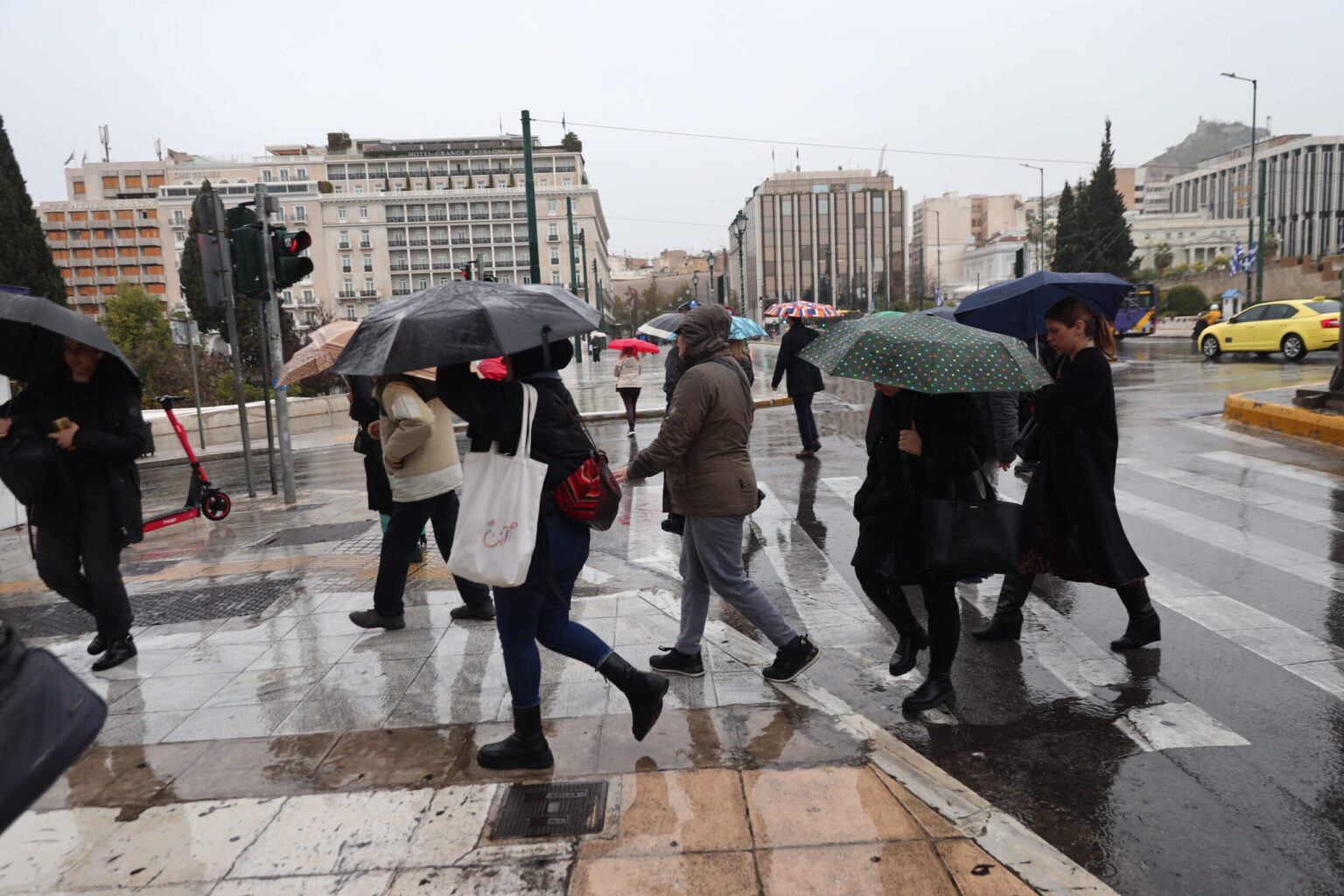 Κακοκαιρία προ των πυλών: Καταιγίδες σε όλη τη χώρα – Πέφτει η ...