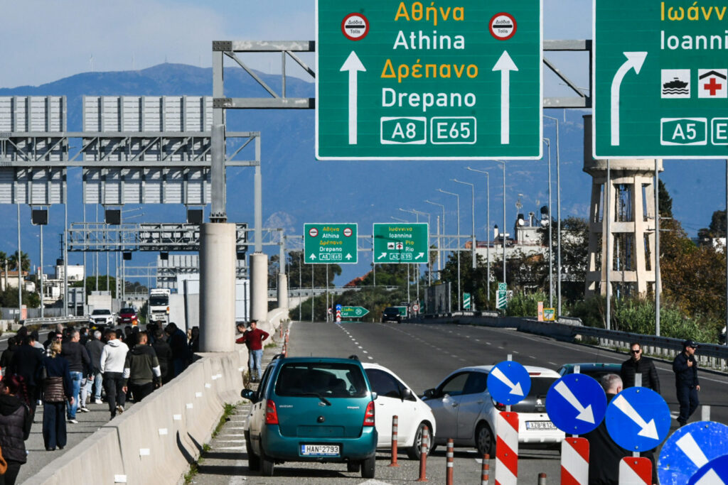 Αγρότες: Κλιμακώνουν τις κινητοποιήσεις και ενισχύουν τα μπλόκα σε ...