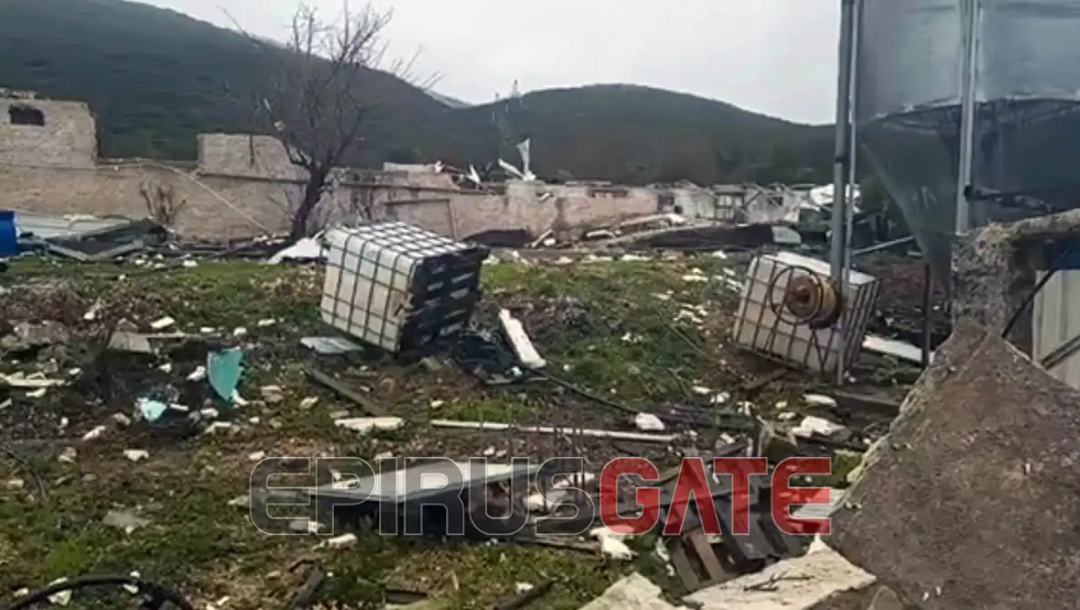 Ηπειρος: Σοκάρουν οι εικόνες από πτηνοτροφείο που καταστράφηκε από ...