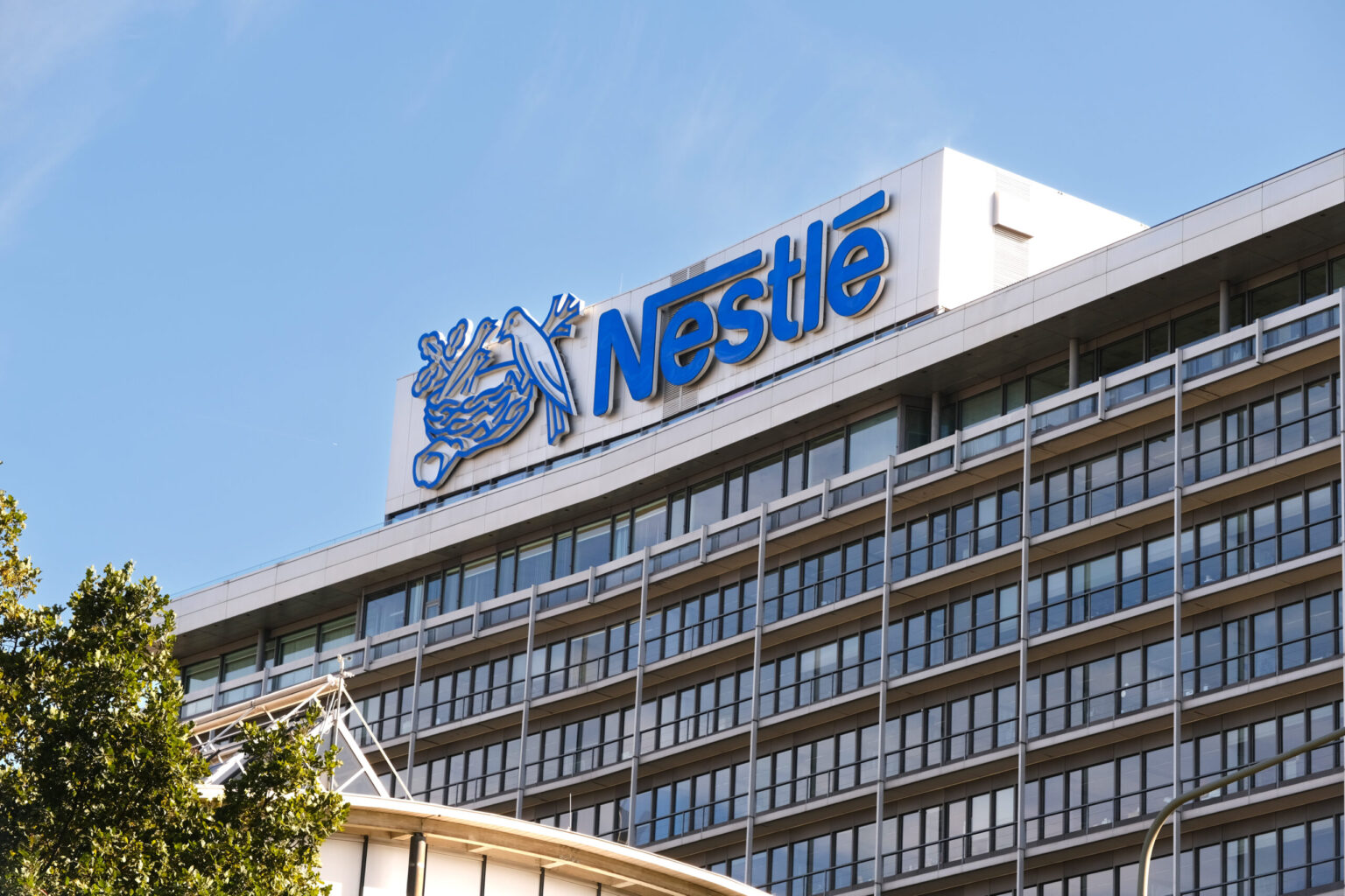 Nestlé: Η ανάκληση προϊόντων βρεφικής διατροφής επεκτείνεται σε Αφρική ...