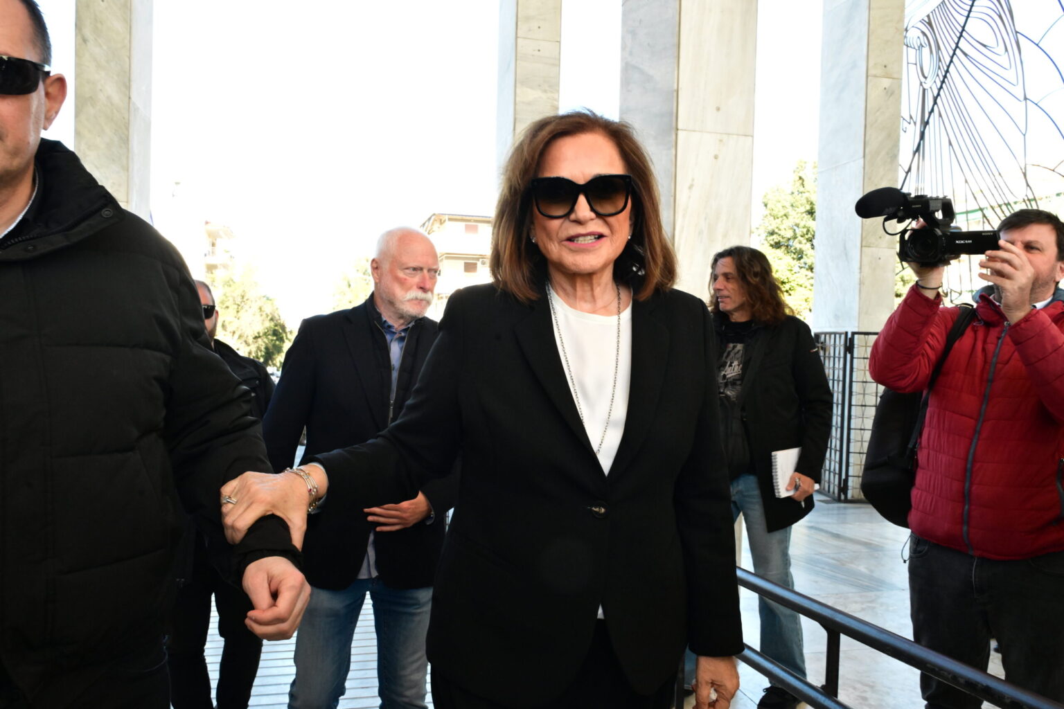 Το τελευταίο «αντίο» στην Αννα Ψαρούδα-Μπενάκη από τον πολιτικό κόσμο ...