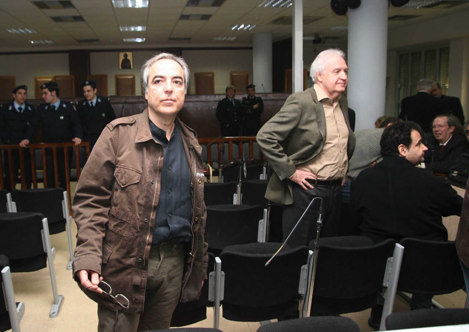 Γερμανία: Πρώτο ξανά το AfD στις δημοσκοπήσεις - Δυσπιστία από 7 στους ...